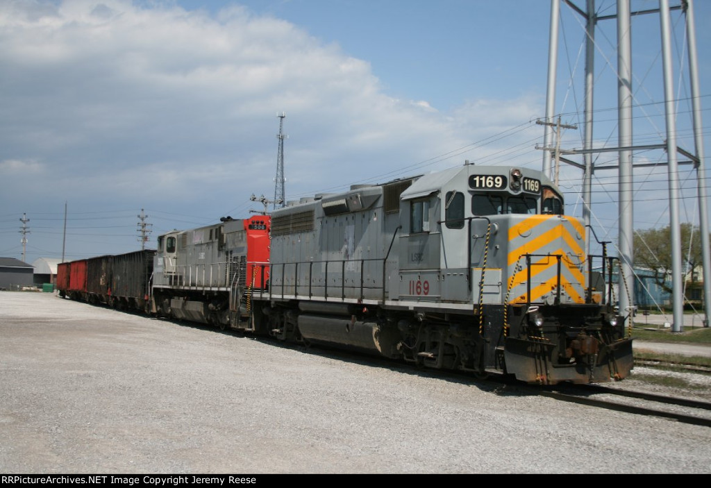 LSRC 1169 getting train put together